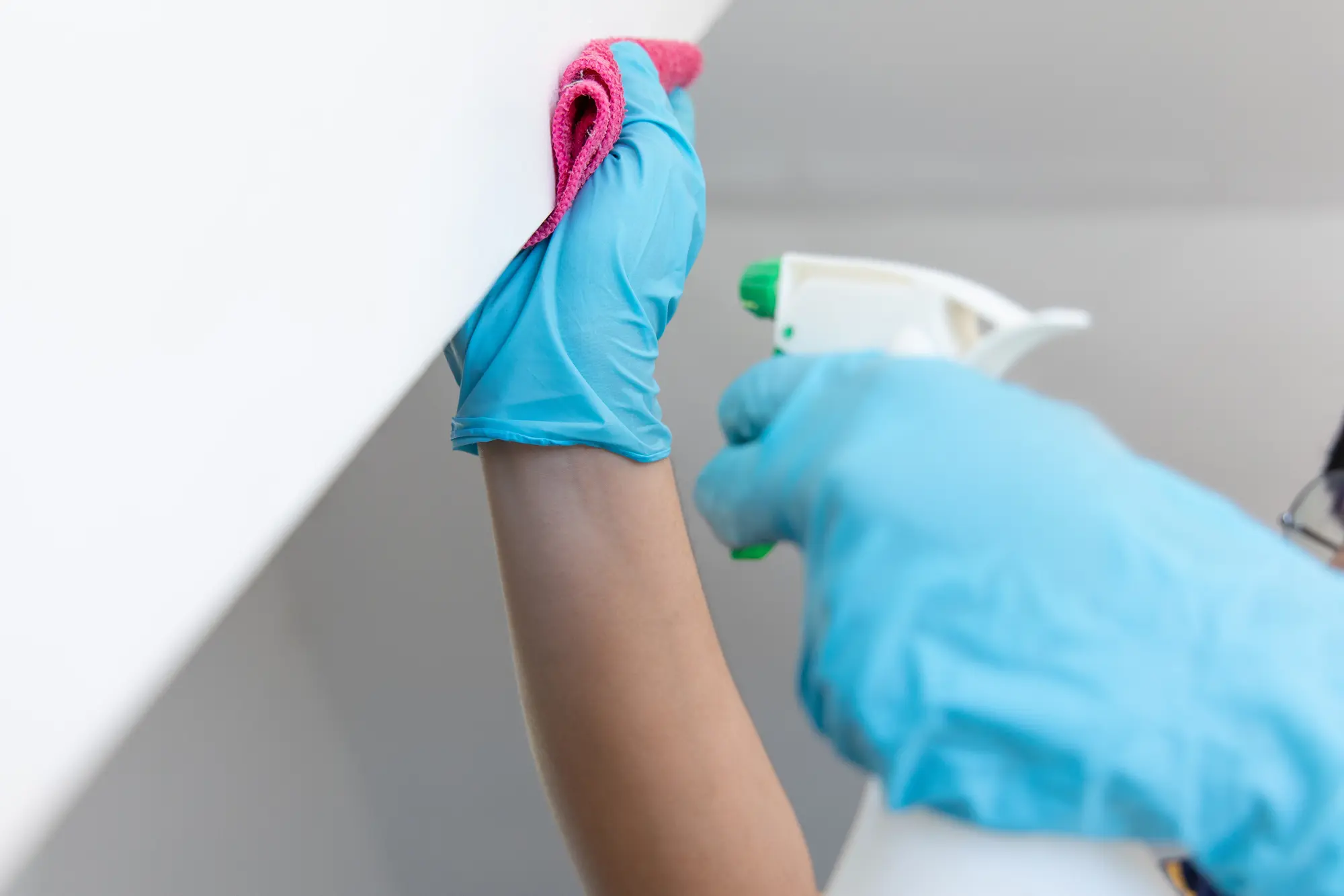 How to clean your walls : A guide to clean your dirty walls